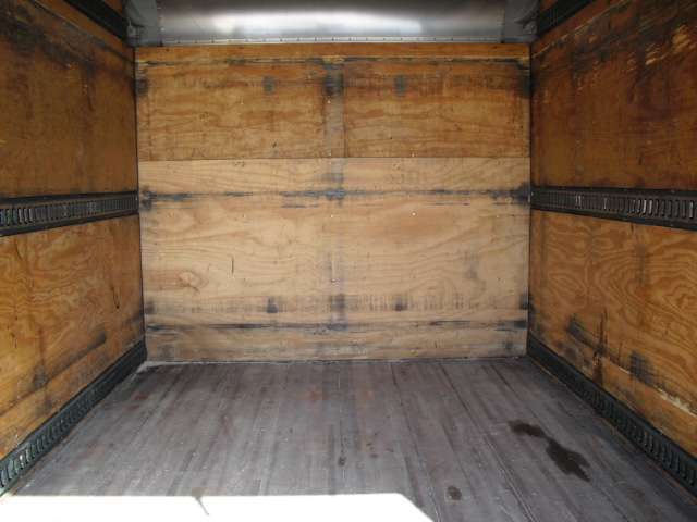 2005 isuzu npr camion con caja seca en San José - Camiones | 77323