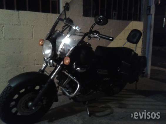 Vendo motocicleta negro mate pandillera en Moravia - Motos | 109579